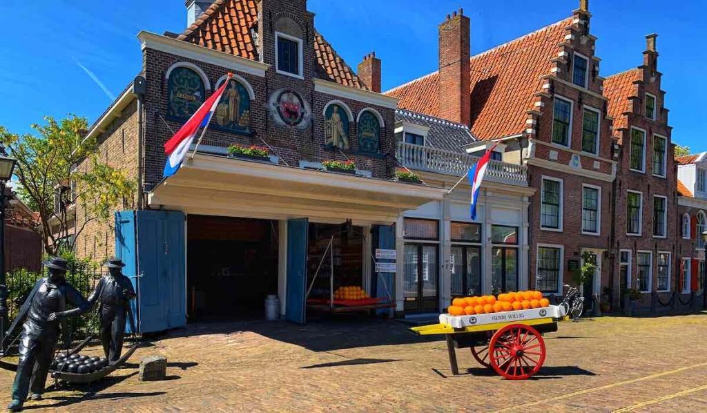 Zaanse Schans Tour: Marken, Edam & Volendam | Windmill Village